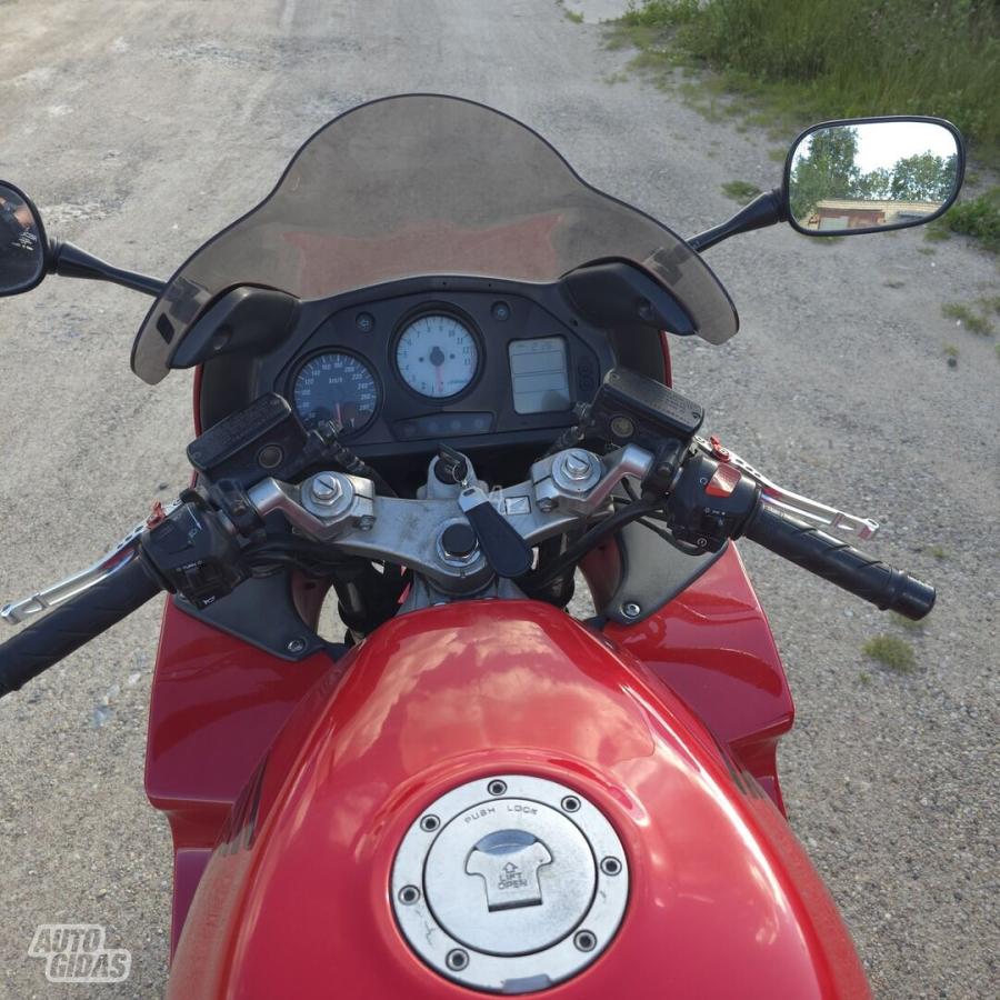 Sarkans Honda VFR 1999 Radviliškis, ar dzinēja tilpumu 0.78 L un nobraukumu 118 tūkst. km par 1550 €, foto 12 vietnē AUTOMOTO.COM.LV