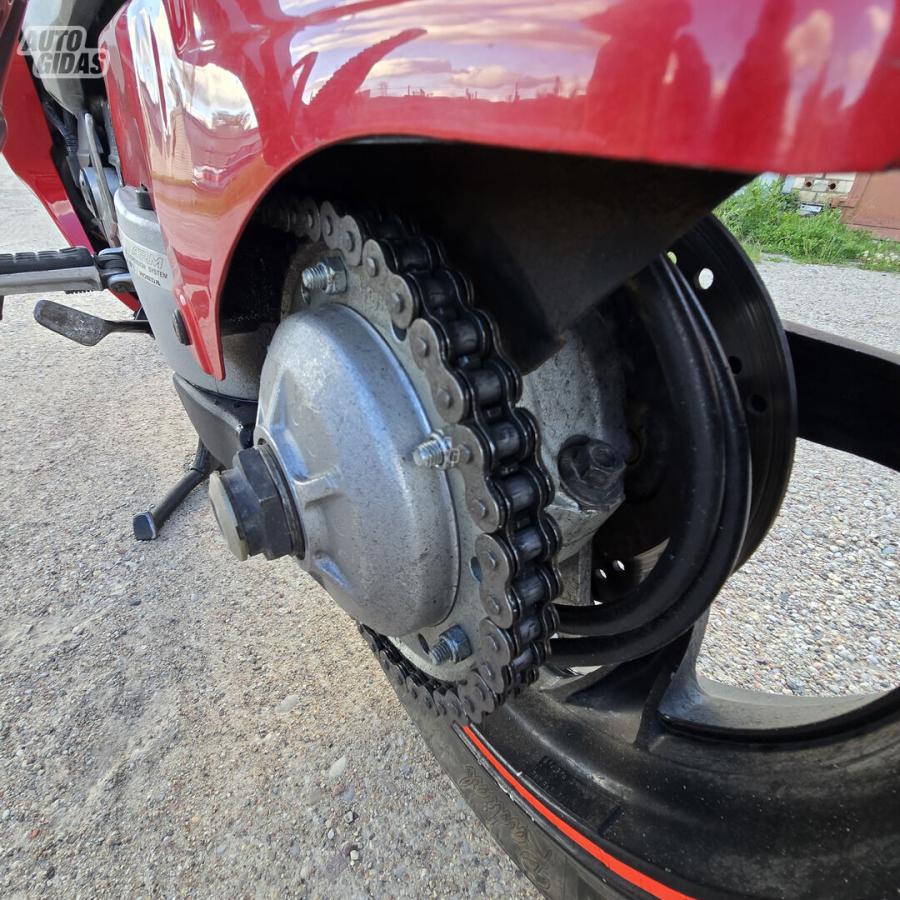 Sarkans Honda VFR 1999 Radviliškis, ar dzinēja tilpumu 0.78 L un nobraukumu 118 tūkst. km par 1550 €, foto 20 vietnē AUTOMOTO.COM.LV