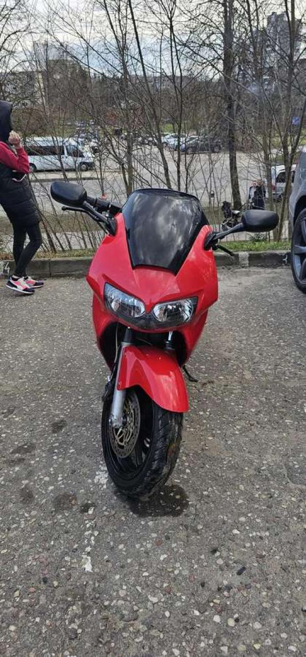 Red Honda VFR 2001 in Vilnius, with an engine capacity of 0.80 L and mileage of 83 thousand km for 2000 €, photo 7 on AUTOMOTO.COM.LV