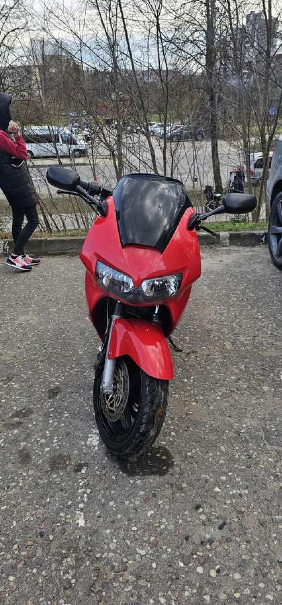 Red Honda VFR 2001 in Vilnius, with an engine capacity of 0.80 L and mileage of 83 thousand km for 2000 €, photo 7 on AUTOMOTO.COM.LV