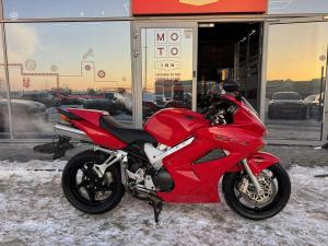 Red Honda VFR 2002 in Vilnius, with an engine capacity of 0.80 L and mileage of 35 thousand km for 2999 €, photo 6 on AUTOMOTO.COM.LV