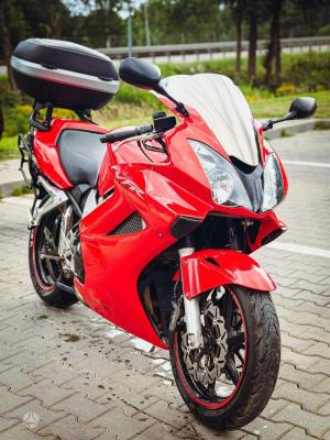 Красный Хонда VFR 2002 в Вильнюс, объемом двигателя 0.80 л и пробегом 81 тыс. км за 4000 €, фото  на AUTOMOTO.COM.LV