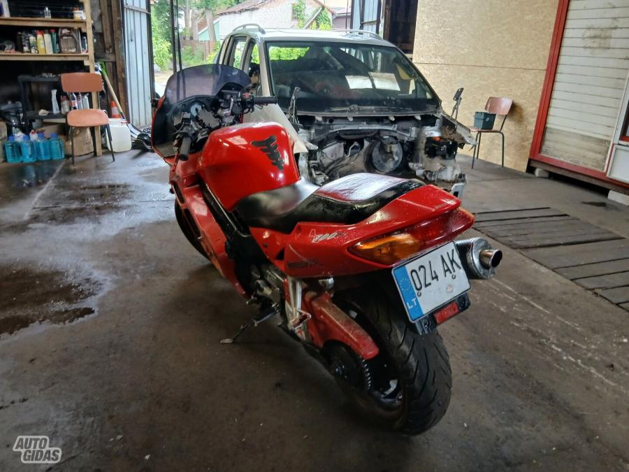 Красный Хонда VFR 2005 в Каунас, объемом двигателя 0.80 л и пробегом 0 тыс. км за 900 €, фото 5 на AUTOMOTO.COM.LV