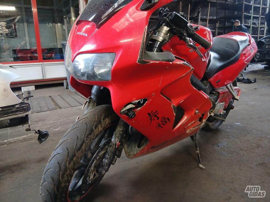 Красный Хонда VFR 2005 в Каунас, объемом двигателя 0.80 л и пробегом 0 тыс. км за 900 €, фото 7 на AUTOMOTO.COM.LV