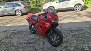 Red Honda VFR 2005 in Kaunas, with an engine capacity of 0.80 L and mileage of 41 thousand km for 800 €, photo  on AUTOMOTO.COM.LV