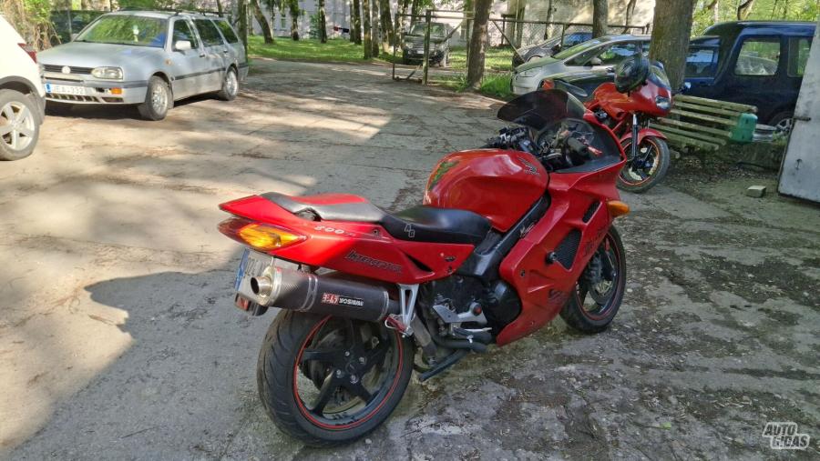 Sarkans Honda VFR 2005 Kauņa, ar dzinēja tilpumu 0.80 L un nobraukumu 41 tūkst. km par 800 €, foto 4 vietnē AUTOMOTO.COM.LV