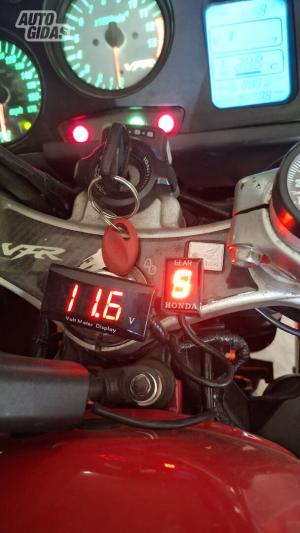 Sarkans Honda VFR 2005 Kauņa, ar dzinēja tilpumu 0.80 L un nobraukumu 41 tūkst. km par 800 €, foto 7 vietnē AUTOMOTO.COM.LV
