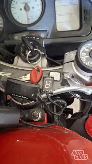Sarkans Honda VFR 2005 Kauņa, ar dzinēja tilpumu 0.80 L un nobraukumu 41 tūkst. km par 800 €, foto 8 vietnē AUTOMOTO.COM.LV