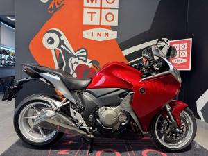 Sarkans Honda VFR 2010 Viļņa, ar dzinēja tilpumu 1.20 L un nobraukumu 15 tūkst. km par 6499 €, foto 7 vietnē AUTOMOTO.COM.LV