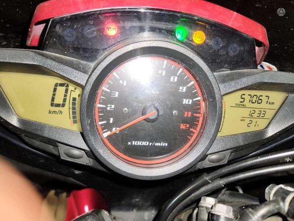 Red Honda VFR 2010 in Silute, with an engine capacity of 1.20 L and mileage of 57 thousand km for 5300 €, photo 3 on AUTOMOTO.COM.LV