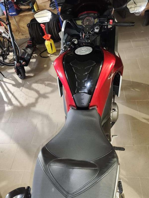 Red Honda VFR 2010 in Silute, with an engine capacity of 1.20 L and mileage of 57 thousand km for 5300 €, photo 6 on AUTOMOTO.COM.LV
