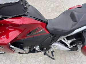 Red Honda VFR 2011 in Klaipeda, with an engine capacity of 1.20 L and mileage of 22 thousand km for 6700 €, photo 20 on AUTOMOTO.COM.LV