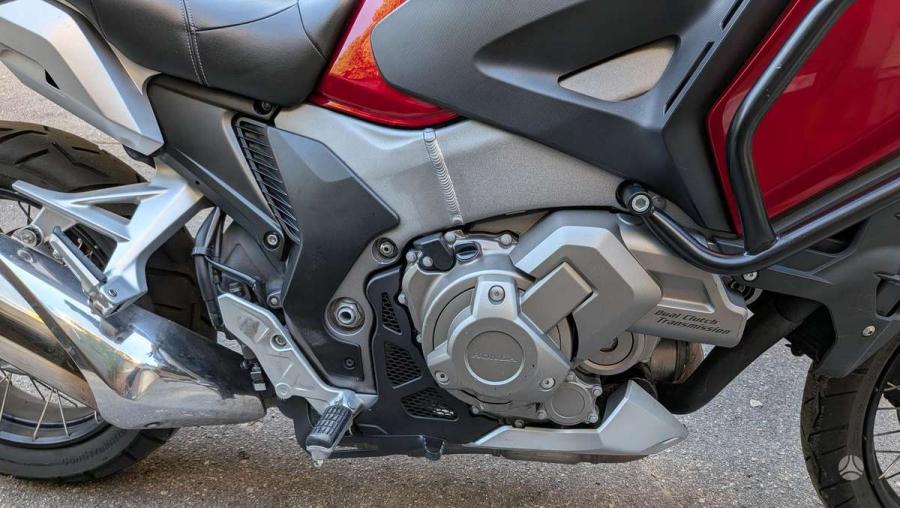 Sarkans Honda VFR 2012 Viļņa, ar dzinēja tilpumu 1.24 L un nobraukumu 64 tūkst. km par 6500 €, foto 6 vietnē AUTOMOTO.COM.LV