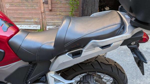 Red Honda VFR 2012 in Vilnius, with an engine capacity of 1.24 L and mileage of 64 thousand km for 6500 €, photo 9 on AUTOMOTO.COM.LV