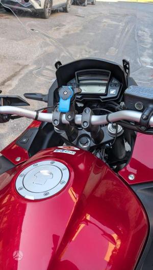 Sarkans Honda VFR 2012 Viļņa, ar dzinēja tilpumu 1.24 L un nobraukumu 64 tūkst. km par 6500 €, foto 13 vietnē AUTOMOTO.COM.LV