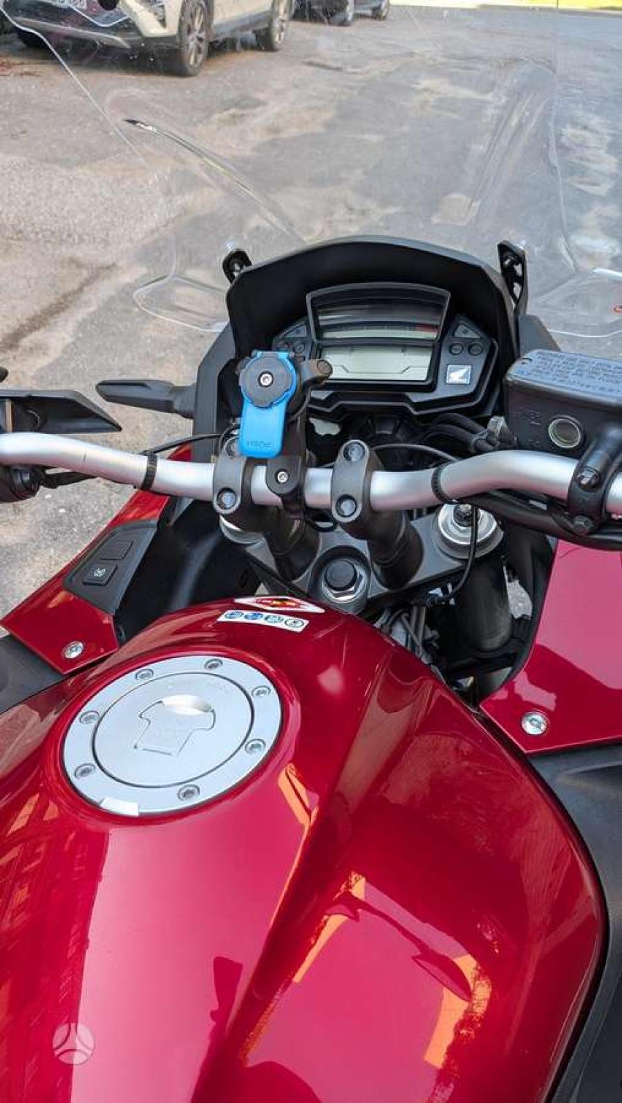 Sarkans Honda VFR 2012 Viļņa, ar dzinēja tilpumu 1.24 L un nobraukumu 64 tūkst. km par 6500 €, foto 13 vietnē AUTOMOTO.COM.LV