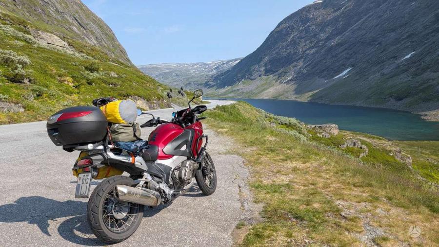 Sarkans Honda VFR 2012 Viļņa, ar dzinēja tilpumu 1.24 L un nobraukumu 64 tūkst. km par 6500 €, foto 16 vietnē AUTOMOTO.COM.LV