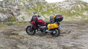 Sarkans Honda VFR 2012 Viļņa, ar dzinēja tilpumu 1.24 L un nobraukumu 64 tūkst. km par 6500 €, foto 17 vietnē AUTOMOTO.COM.LV