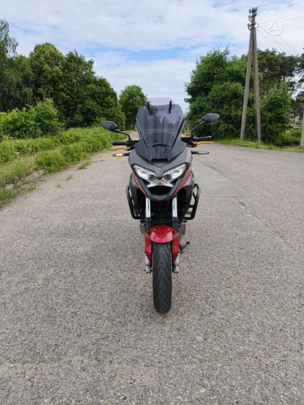 Red Honda VFR 2015 in Kedainiai, with an engine capacity of 0.80 L and mileage of 43 thousand km for 5250 €, photo 1 on AUTOMOTO.COM.LV