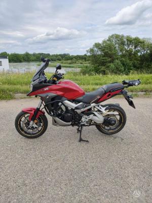 Red Honda VFR 2015 in Kedainiai, with an engine capacity of 0.80 L and mileage of 43 thousand km for 5250 €, photo 4 on AUTOMOTO.COM.LV
