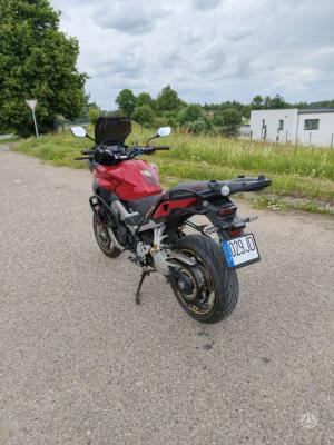 Red Honda VFR 2015 in Kedainiai, with an engine capacity of 0.80 L and mileage of 43 thousand km for 5250 €, photo 5 on AUTOMOTO.COM.LV