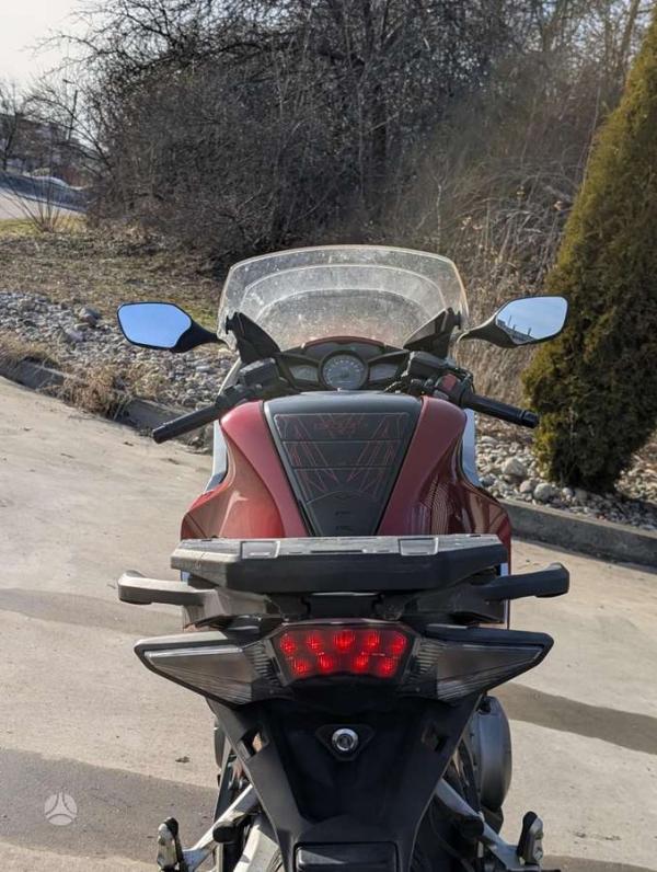 Красный Хонда VFR 2016 в Каунас, объемом двигателя 1.20 л и пробегом 30 тыс. км за 5350 €, фото 5 на AUTOMOTO.COM.LV