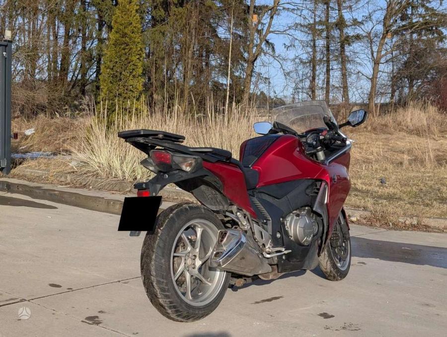 Красный Хонда VFR 2016 в Каунас, объемом двигателя 1.20 л и пробегом 30 тыс. км за 5350 €, фото 6 на AUTOMOTO.COM.LV