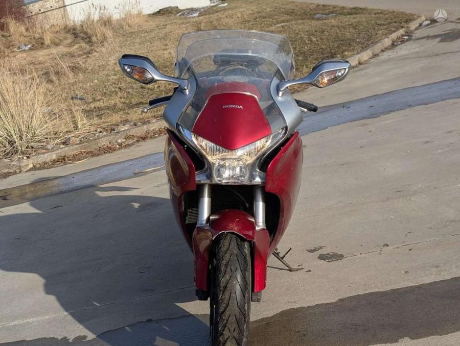 Красный Хонда VFR 2016 в Каунас, объемом двигателя 1.20 л и пробегом 30 тыс. км за 5350 €, фото 9 на AUTOMOTO.COM.LV
