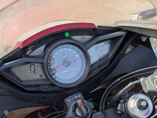 Красный Хонда VFR 2016 в Каунас, объемом двигателя 1.20 л и пробегом 30 тыс. км за 5350 €, фото 10 на AUTOMOTO.COM.LV