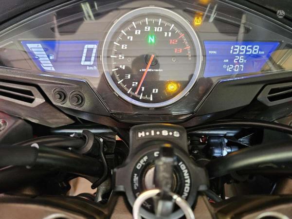 Sarkans Honda VFR 2017 Viļņa, ar dzinēja tilpumu 0.78 L un nobraukumu 14 tūkst. km par 6500 €, foto 9 vietnē AUTOMOTO.COM.LV