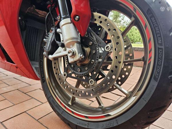 Sarkans Honda VFR 2017 Viļņa, ar dzinēja tilpumu 0.78 L un nobraukumu 14 tūkst. km par 6500 €, foto 10 vietnē AUTOMOTO.COM.LV