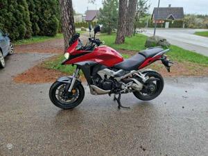 Sarkans Honda VFR 2019 Anykščiai, ar dzinēja tilpumu 0.80 L un nobraukumu 19 tūkst. km par 4600 €, foto 1 vietnē AUTOMOTO.COM.LV