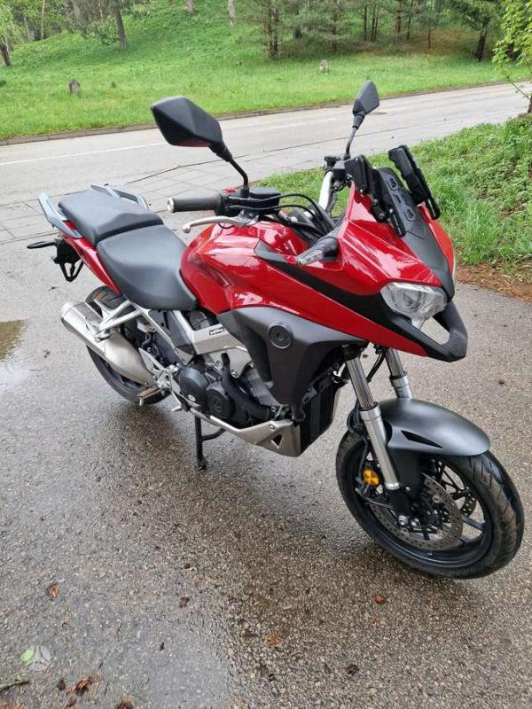 Sarkans Honda VFR 2019 Anykščiai, ar dzinēja tilpumu 0.80 L un nobraukumu 19 tūkst. km par 4600 €, foto 6 vietnē AUTOMOTO.COM.LV