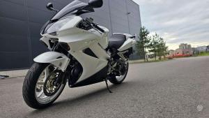 White Honda VFR 2008 in Kaunas, with an engine capacity of 0.00 L and mileage of 38 thousand km for 4800 €, photo 6 on AUTOMOTO.COM.LV