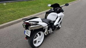 White Honda VFR 2008 in Kaunas, with an engine capacity of 0.00 L and mileage of 38 thousand km for 4800 €, photo 8 on AUTOMOTO.COM.LV