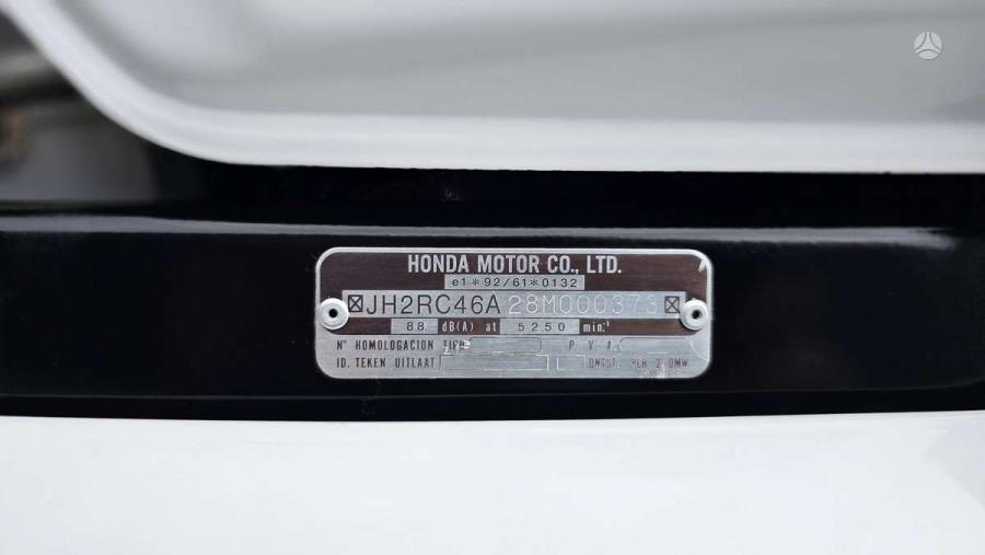White Honda VFR 2008 in Kaunas, with an engine capacity of 0.00 L and mileage of 38 thousand km for 4800 €, photo 13 on AUTOMOTO.COM.LV