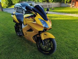 Dzeltens Honda VFR 2002 Viļņa, ar dzinēja tilpumu 0.80 L un nobraukumu 65 tūkst. km par 3200 €, foto 4 vietnē AUTOMOTO.COM.LV