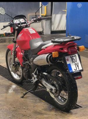 Sarkans Honda Vigor 2000 Viļņa, ar dzinēja tilpumu 0.65 L un nobraukumu 50 tūkst. km par 2000 €, foto 8 vietnē AUTOMOTO.COM.LV