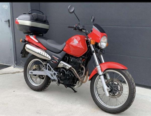 Sarkans Honda Vigor 2000 Viļņa, ar dzinēja tilpumu 0.65 L un nobraukumu 50 tūkst. km par 2000 €, foto 3 vietnē AUTOMOTO.COM.LV