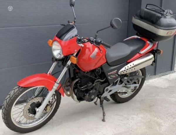 Sarkans Honda Vigor 2000 Viļņa, ar dzinēja tilpumu 0.65 L un nobraukumu 50 tūkst. km par 2000 €, foto 4 vietnē AUTOMOTO.COM.LV