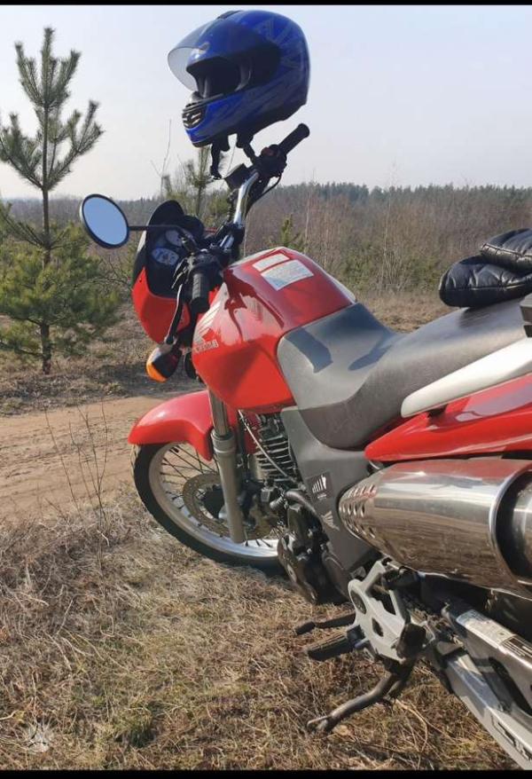 Sarkans Honda Vigor 2000 Viļņa, ar dzinēja tilpumu 0.65 L un nobraukumu 50 tūkst. km par 2000 €, foto 6 vietnē AUTOMOTO.COM.LV