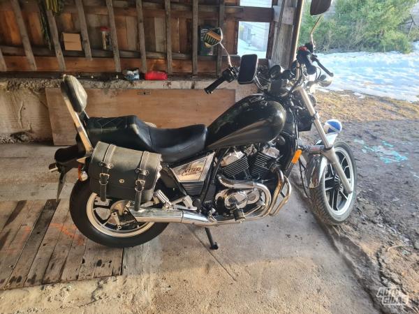 Melns Honda VT 1983 Kauņa, ar dzinēja tilpumu 0.49 L un nobraukumu 0 tūkst. km par 2300 €, foto 2 vietnē AUTOMOTO.COM.LV