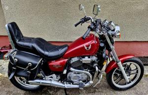 Black Honda VT Shadow 1986 in Kaunas, with an engine capacity of 0.50 L and mileage of 34 thousand km for 1650 €, photo 3 on AUTOMOTO.COM.LV