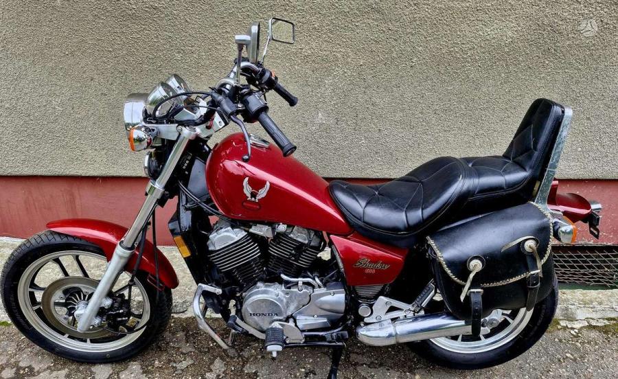 Black Honda VT Shadow 1986 in Kaunas, with an engine capacity of 0.50 L and mileage of 34 thousand km for 1650 €, photo 5 on AUTOMOTO.COM.LV