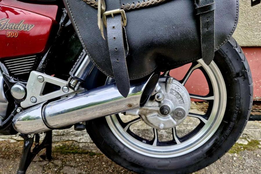 Black Honda VT Shadow 1986 in Kaunas, with an engine capacity of 0.50 L and mileage of 34 thousand km for 1650 €, photo 9 on AUTOMOTO.COM.LV