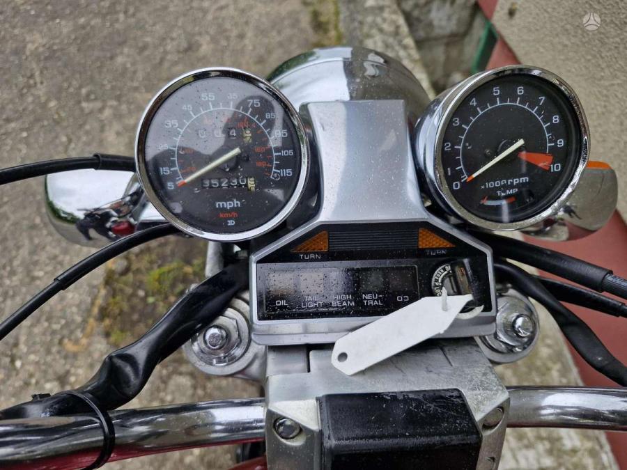 Black Honda VT Shadow 1986 in Kaunas, with an engine capacity of 0.50 L and mileage of 34 thousand km for 1650 €, photo 11 on AUTOMOTO.COM.LV
