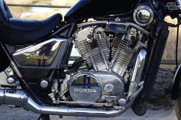 Black Honda VT Shadow 1987 in Akmene, with an engine capacity of 0.70 L and mileage of 39 thousand km for 2150 €, photo 7 on AUTOMOTO.COM.LV