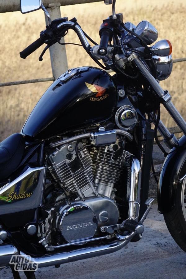 Black Honda VT Shadow 1987 in Akmene, with an engine capacity of 0.70 L and mileage of 39 thousand km for 2150 €, photo 9 on AUTOMOTO.COM.LV