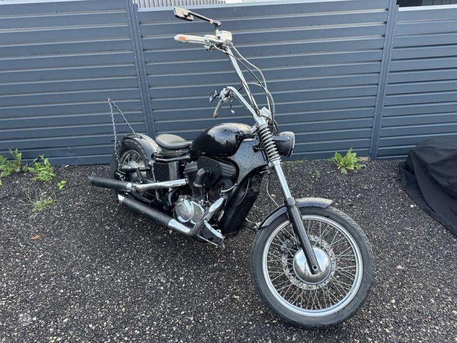 Melns Honda VT Shadow 1988 Kauņa, ar dzinēja tilpumu 0.58 L un nobraukumu 5 tūkst. km par 1450 €, foto 3 vietnē AUTOMOTO.COM.LV