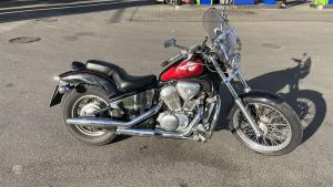 Black Honda VT Shadow 1995 in Vilnius, with an engine capacity of 0.60 L and mileage of 23 thousand km for 2500 €, photo 3 on AUTOMOTO.COM.LV
